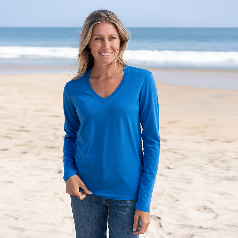 Womens long sleeve V-neck Classic T-Shirt