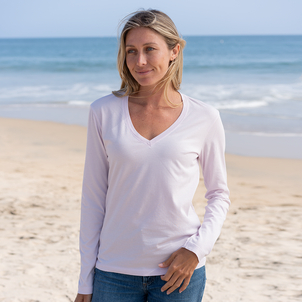 Womens long sleeve V-neck Classic T-Shirt